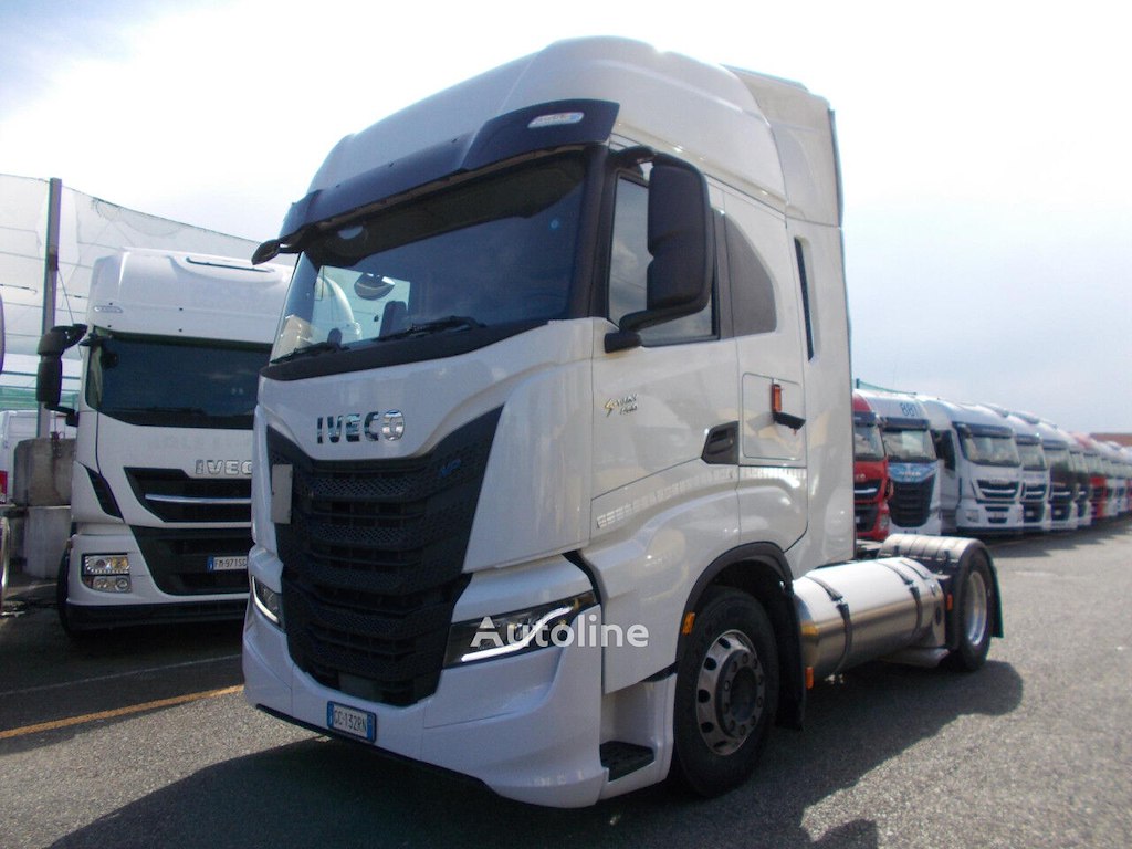 IVECO S-WAY AS440S46T/P LNG tegljač