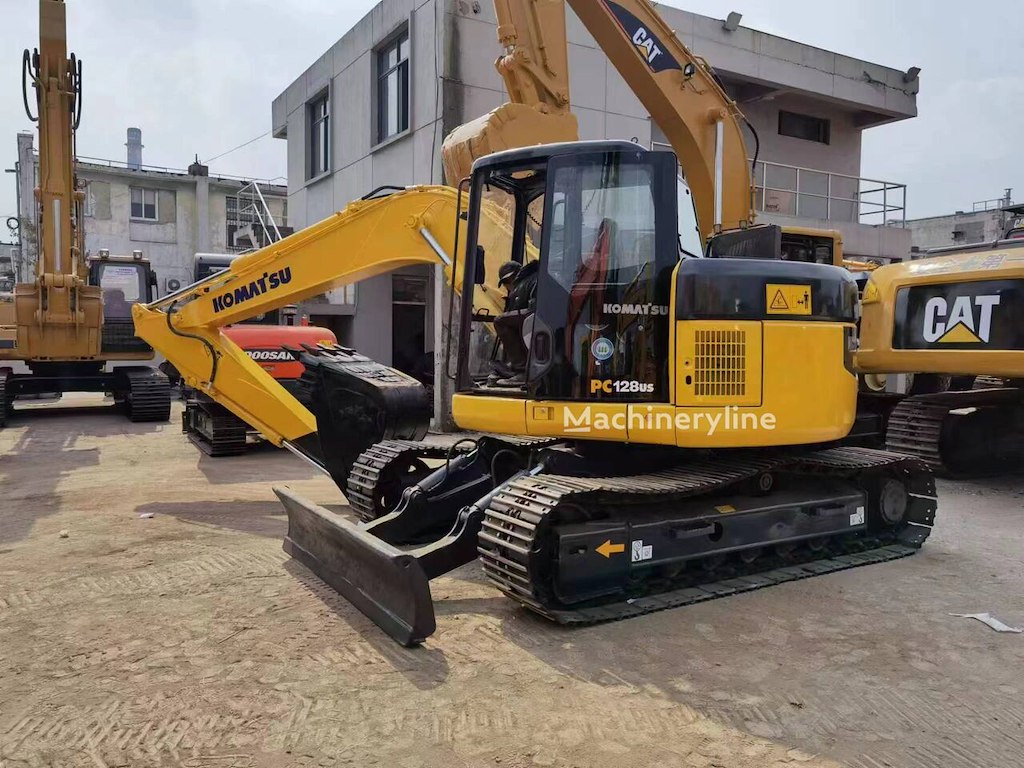 Komatsu PC128 bager guseničar