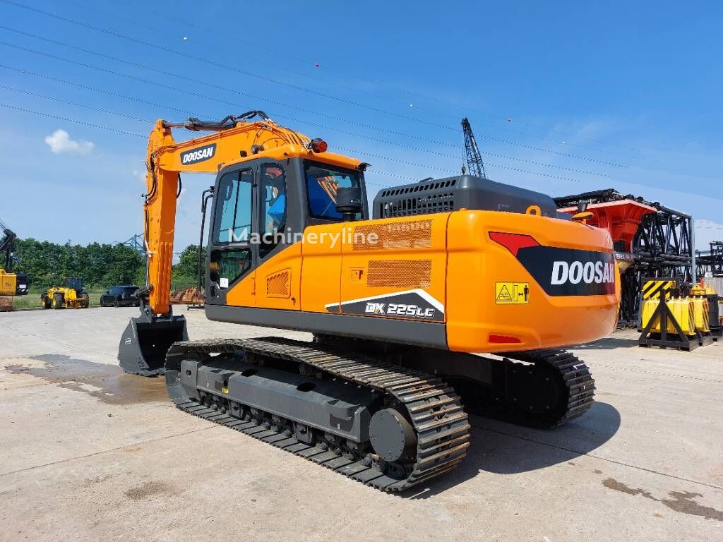 Novi Doosan DX225LC-7M bager guseničar