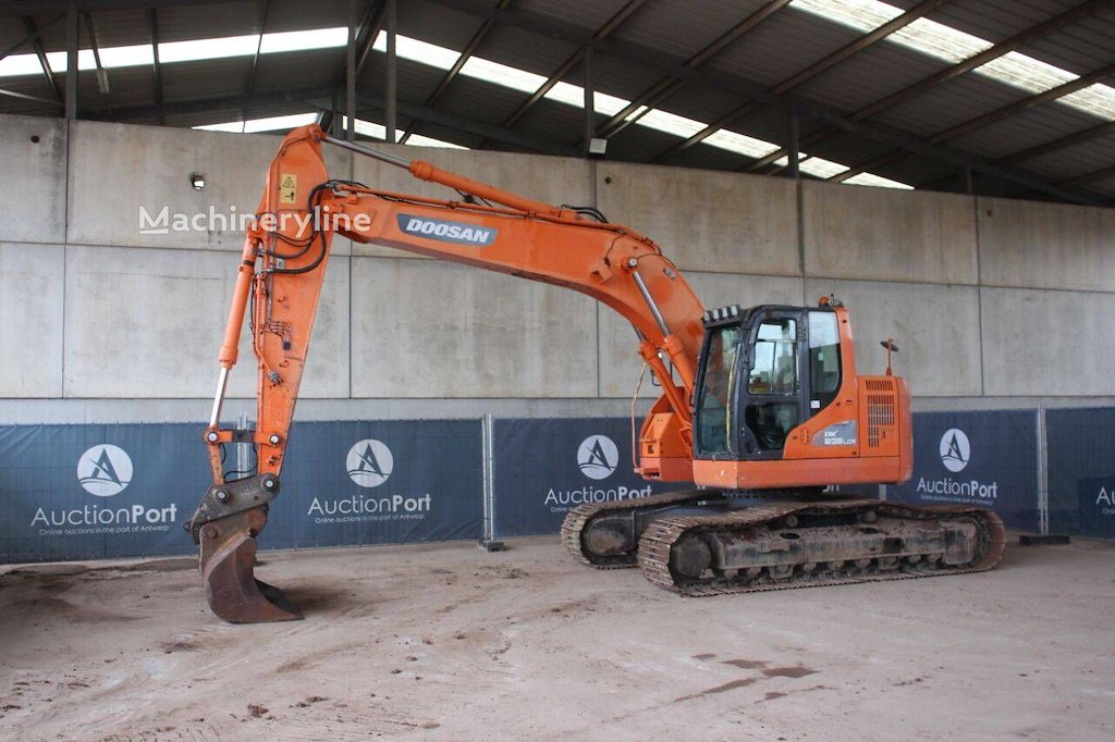 Prodaje se Doosan DX235LCR bager guseničar na aukciji