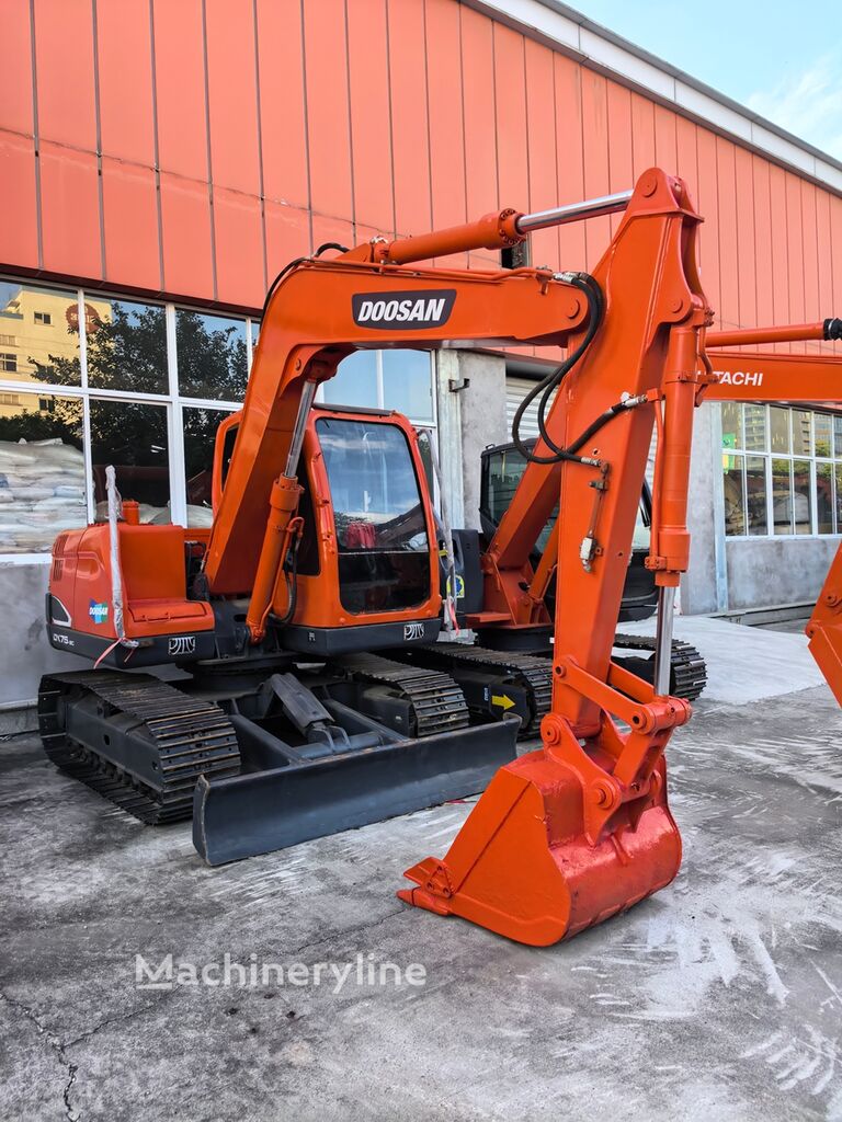 Doosan DX75 midi bager