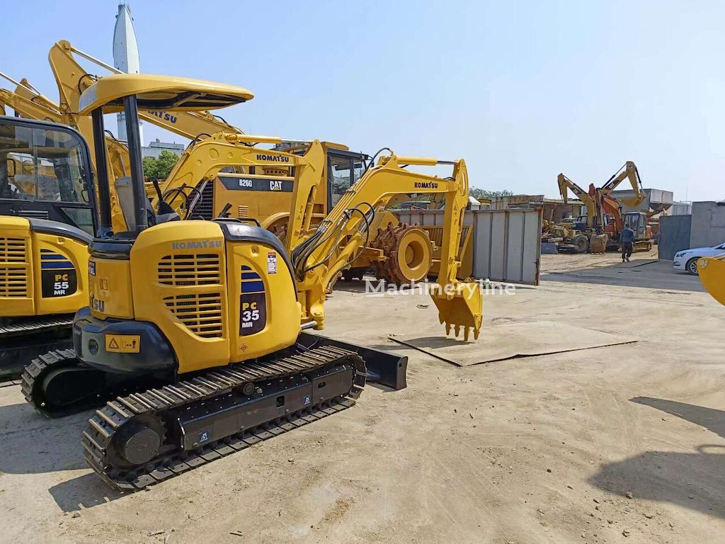 Komatsu PC35 bager guseničar