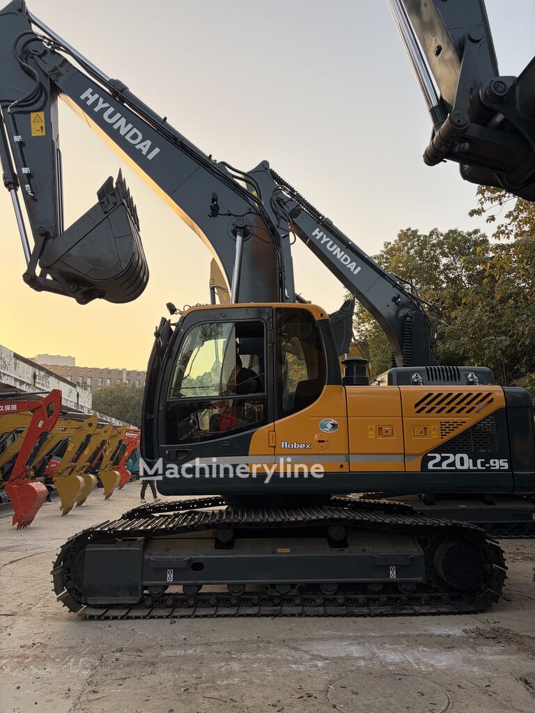 Hyundai R220LC-9S bager guseničar