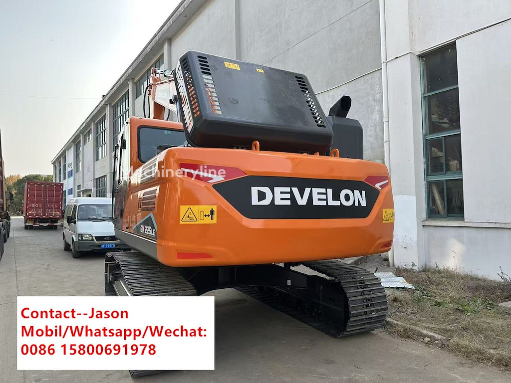 Novi Develon DX225LC bager guseničar