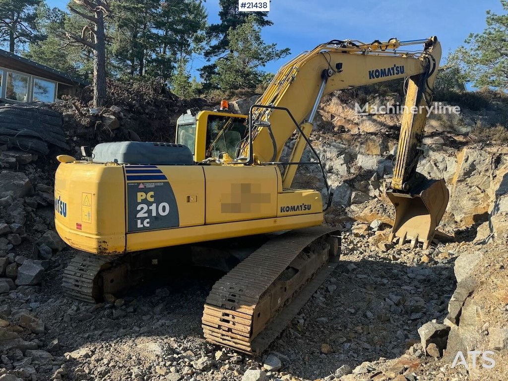 Komatsu PC210LC-8 Beltegraver m/ 2 skuffer, tilt og Pigghammer bager guseničar