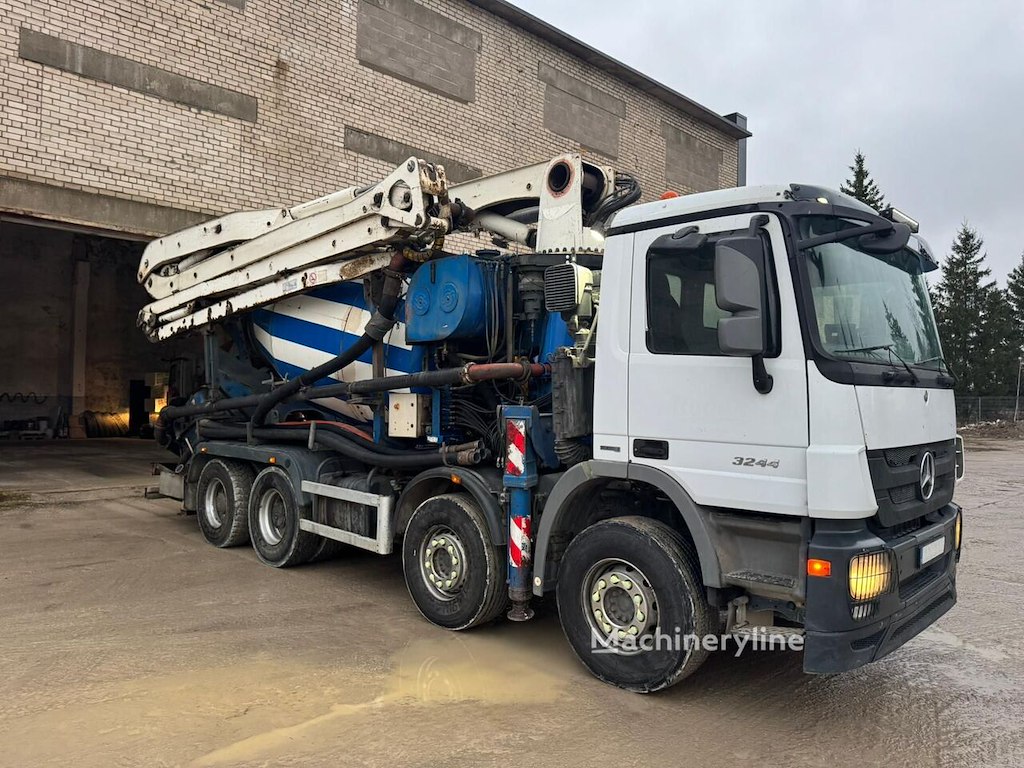 Mercedes-Benz ACTROS 3244B kamion s mešalicom za beton