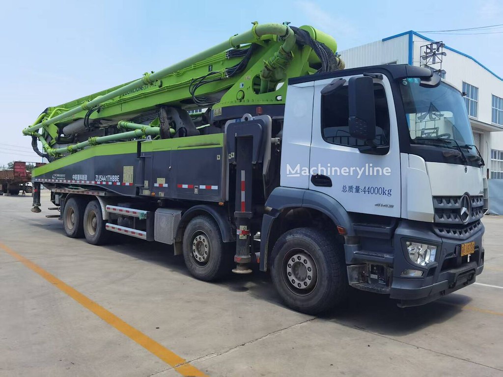 Zoomlion 2021 Zoomlion concrete pump 63m 7RZ on Arocs 4143 pumpa za beton
