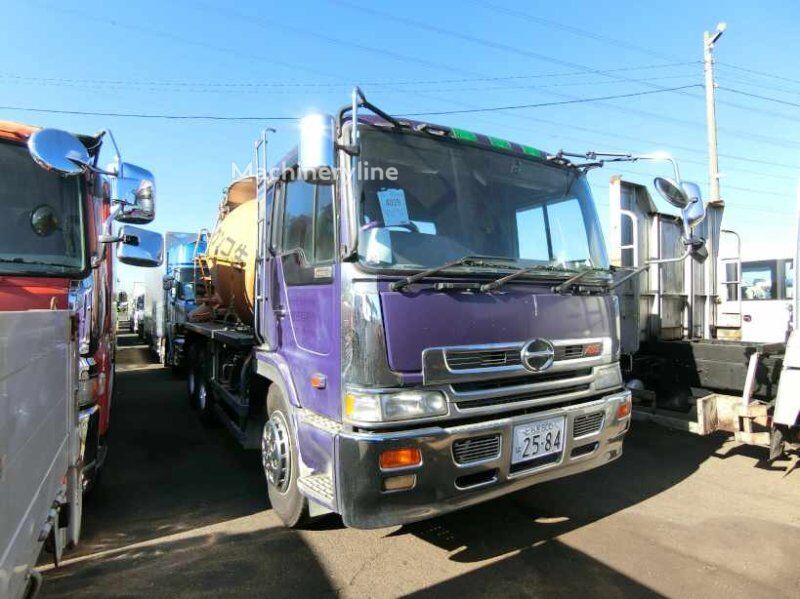 Hino TRUCK kamion s mešalicom za beton