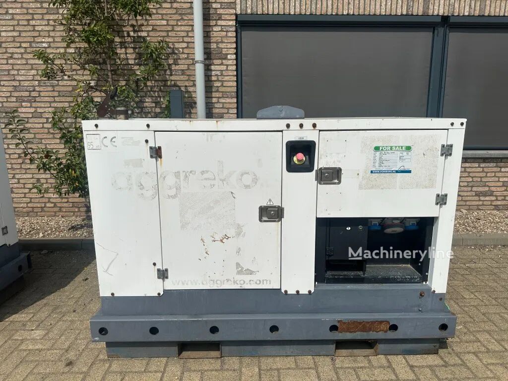 IVECO FPT F32 AM1A Leroy Somer 32 kVA Silent generatorset 251 hours ! diesel generator