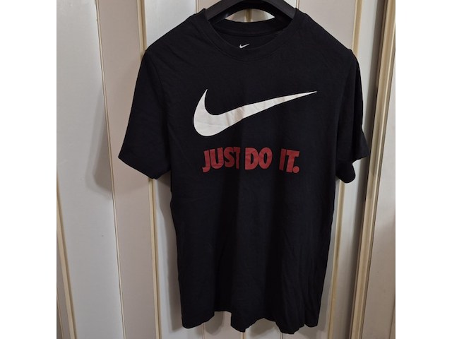 Majica Nike veličina L