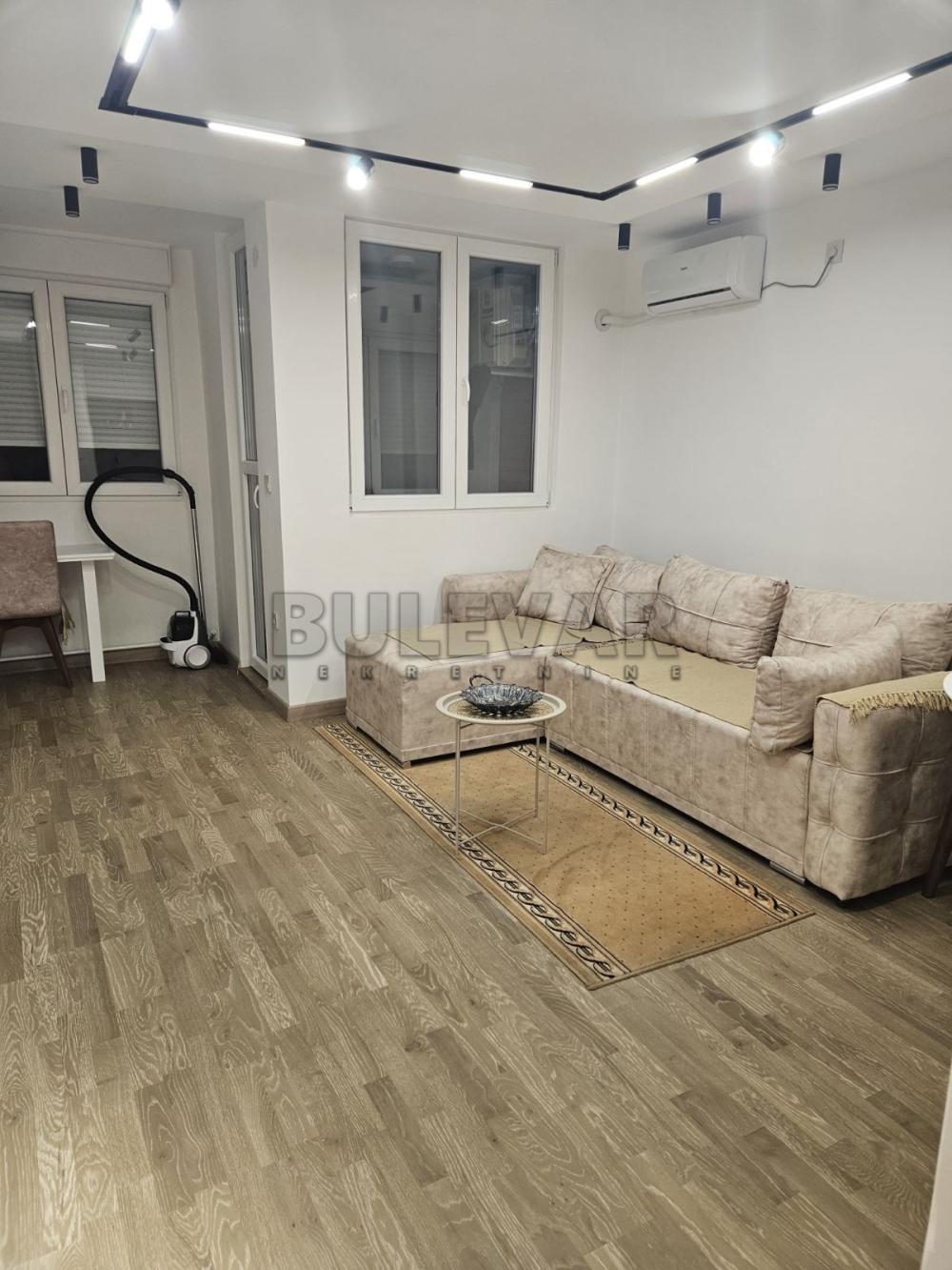 Branka Krsmanovića, Stan za izdavanje, 30m2, 370€