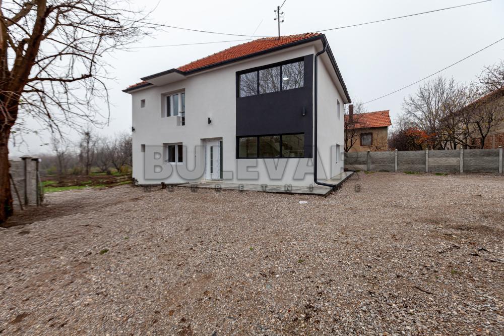 7. jula, Kuća na prodaju, 204m2, 145.000€