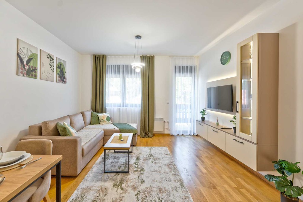 APARTMAN ROYAL HILLS