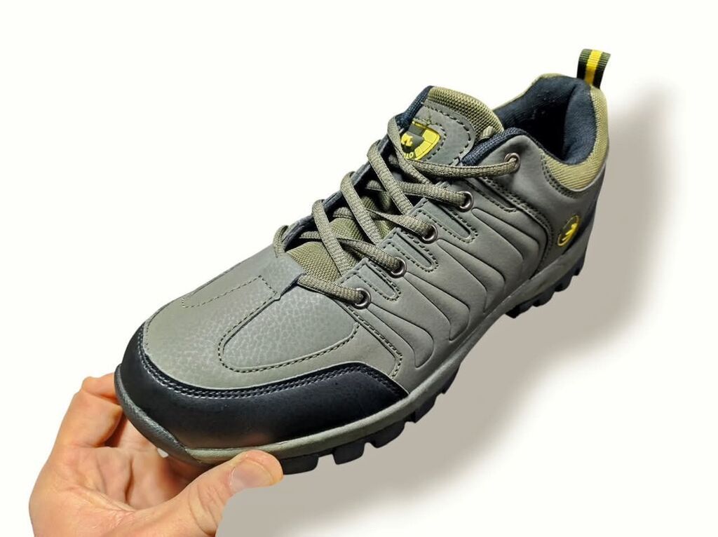 Hiking Shoes / waterresistant / 2025 Brojevi: 41-46 Cena: 3500 din
