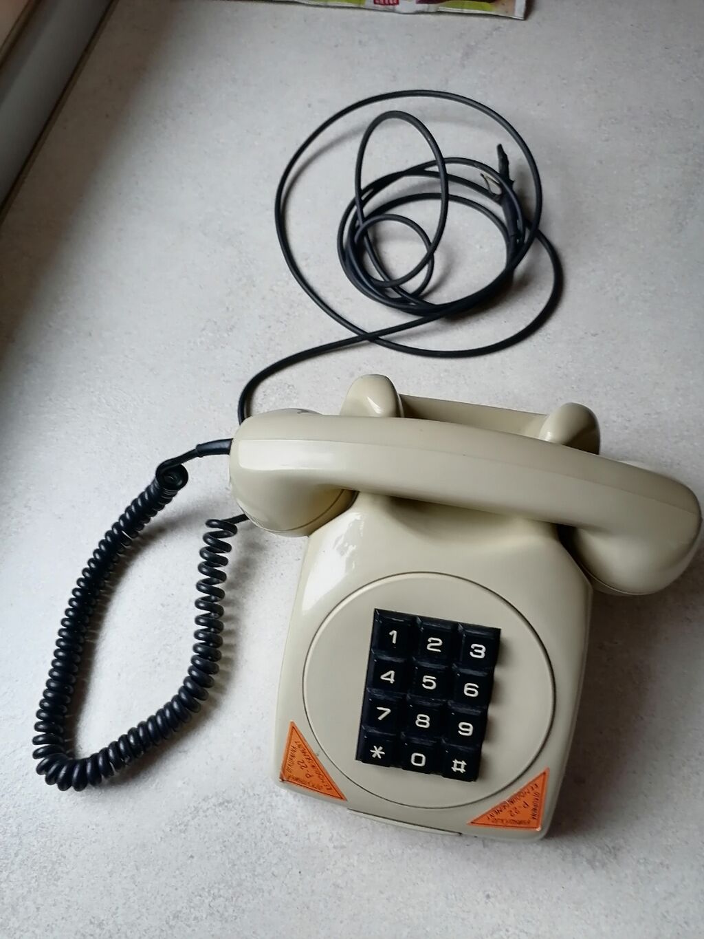 Fiksni telefon