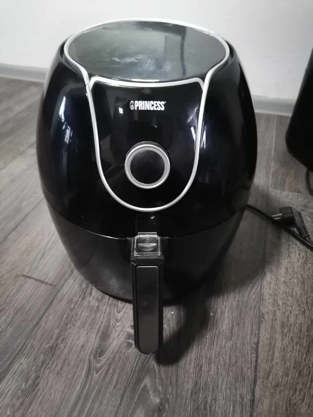 Princess friteza na vruć vazduh (air fryer) - Model sa kružnim korpom
