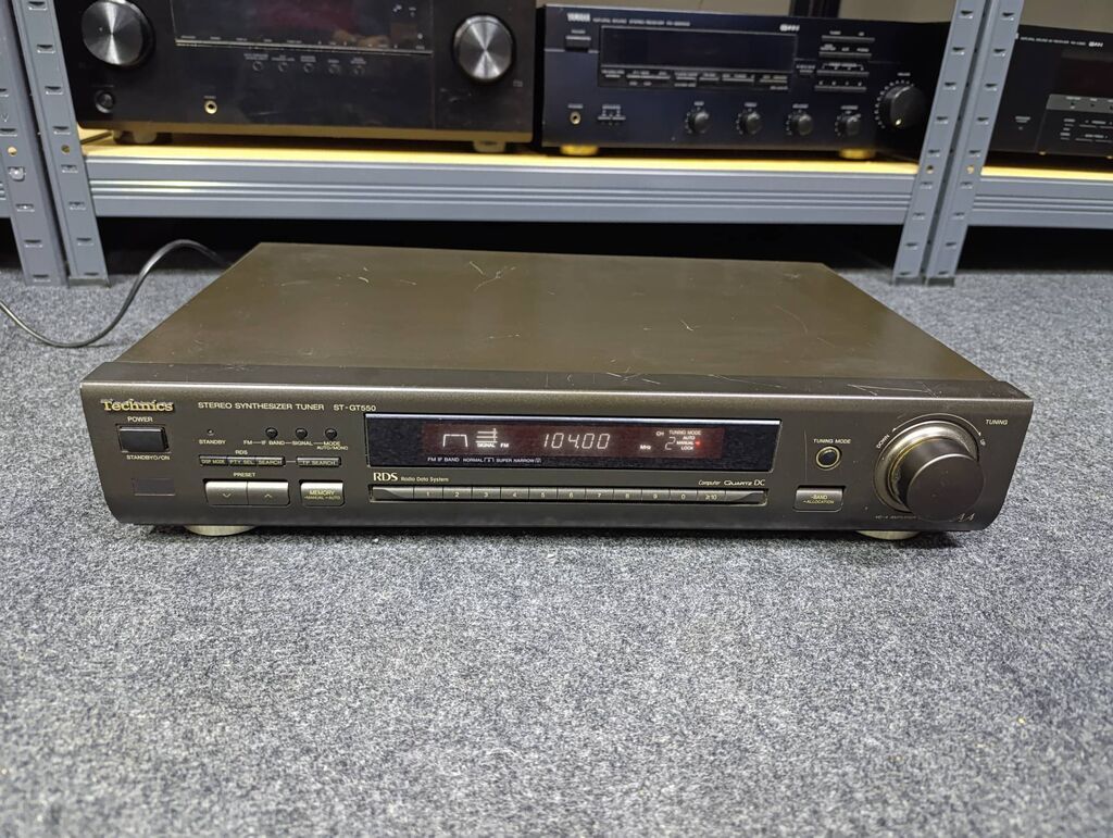 Technics ST-GT550 je stereo sintisajzerski tjuner (RDS) koji je bio