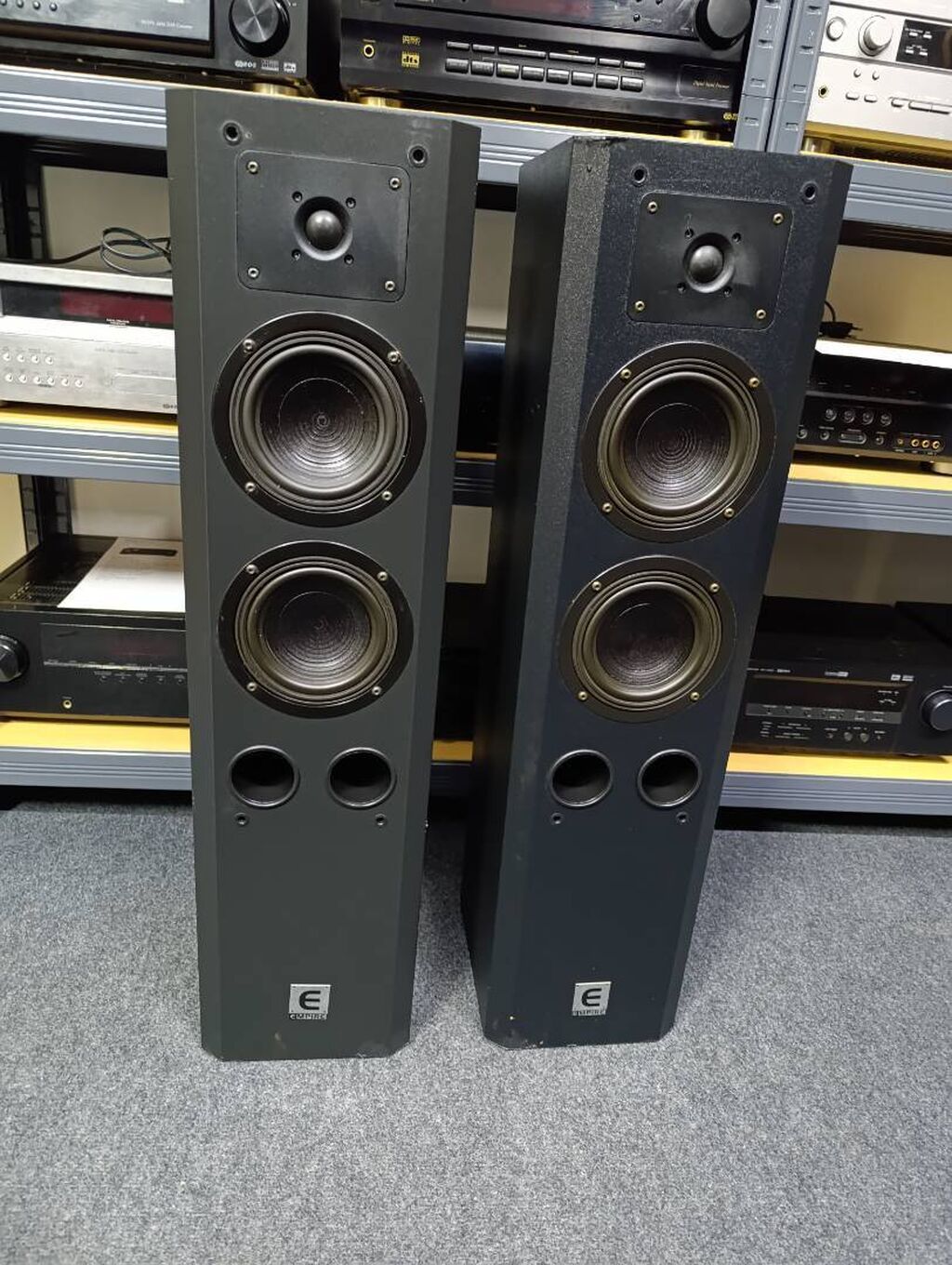 EMPIRE AUDIO HQD 12 nemaju mrezice stanje kutija 9/10. potpuno