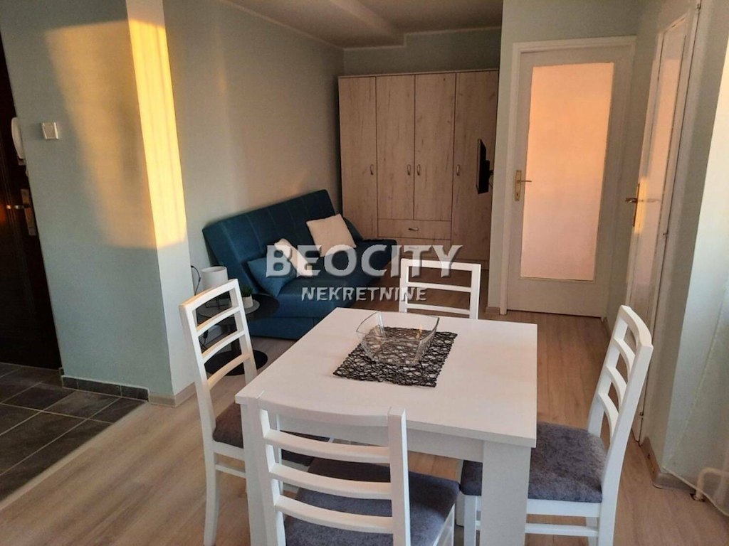 Novi Sad, Bulevar Oslobođenja, , 2.5, 40m2, 370EUR