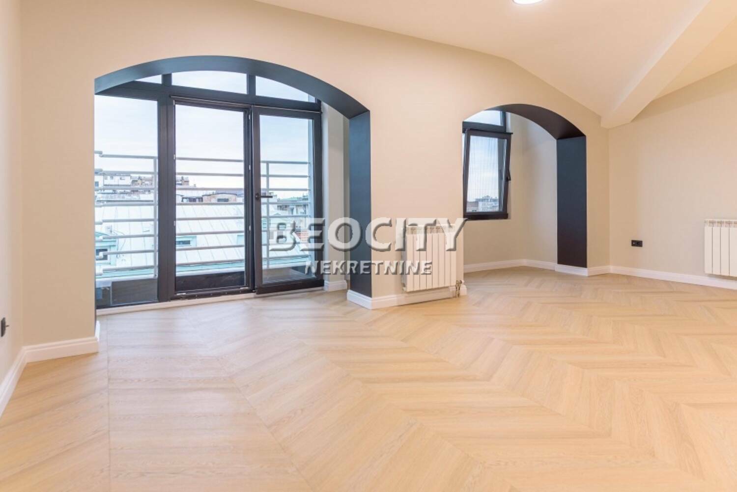 Stari grad, Trg Republike, Dobračina, 3.0, 80m2, 389000EUR