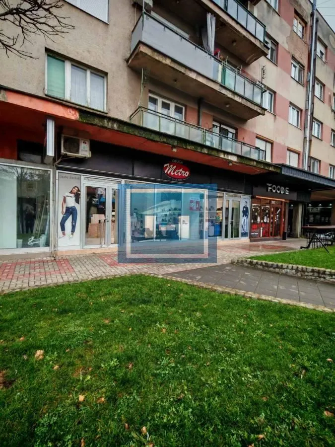 Izdavanje, poslovni prostor, 104m², Centar, Paraćin