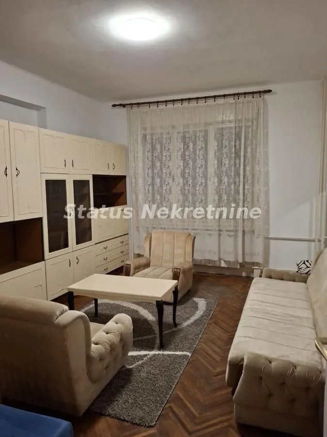 Izdavanje, dvosoban stan, 50m², Novi Sad, Srbija