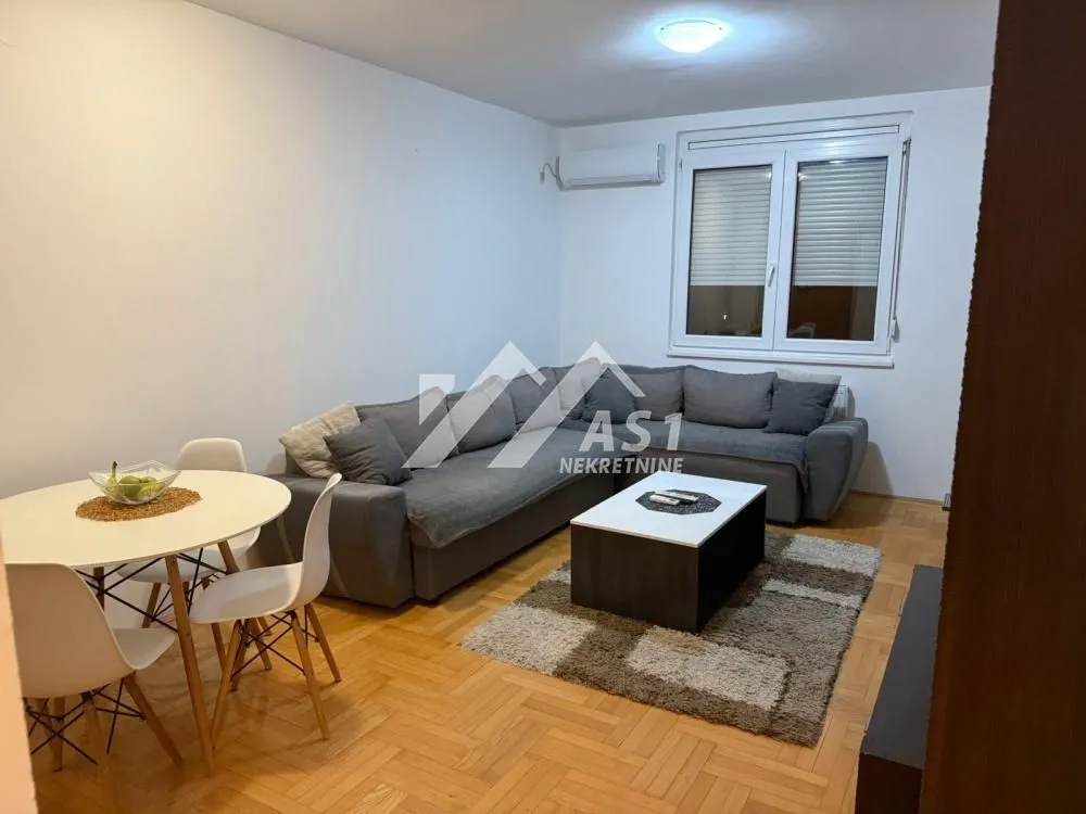 Izdavanje, dvosoban stan, 50m², Grbavica, Novi Sad Sve Podlokacije