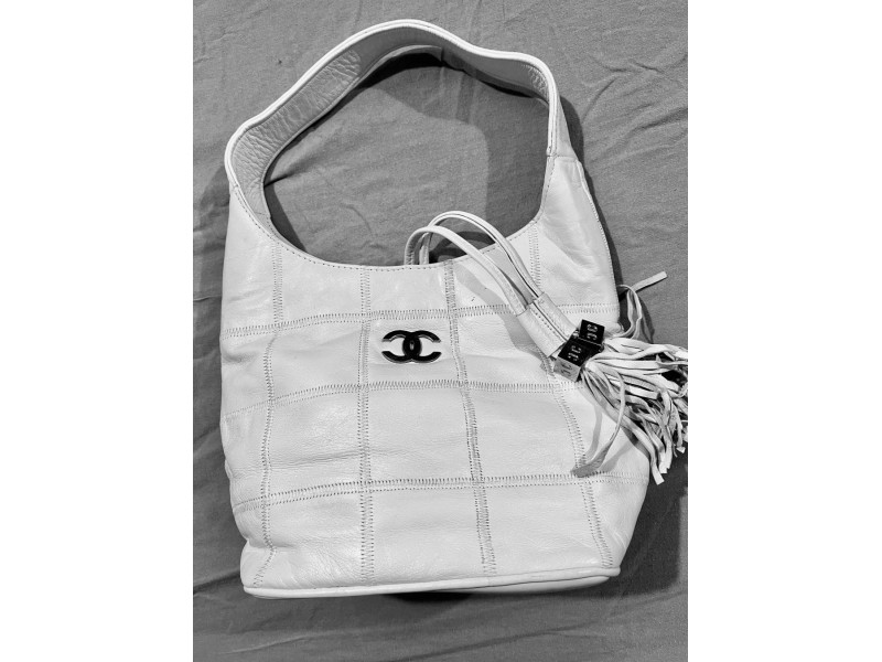 Chanel vintage bela torba