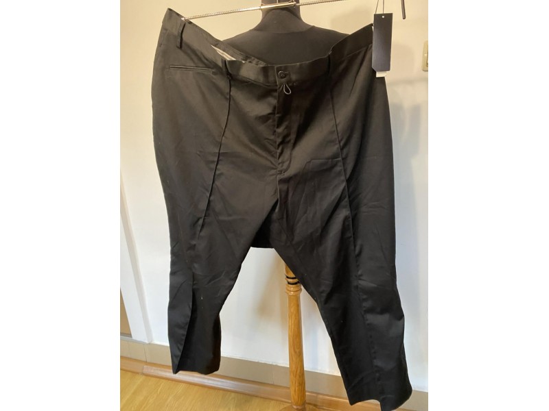 NOVE MUSKE PANTALONE SA ETIKETOM**50-S
