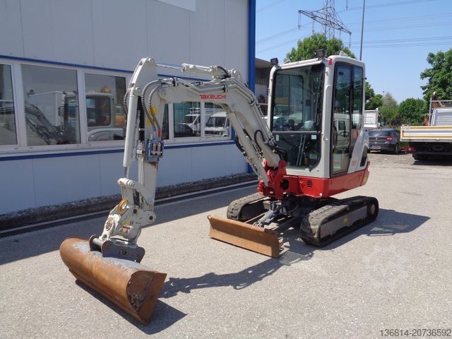Mini bager
TAKEUCHI TB 225 Powertilt Löffel Taklock 2.400 kg