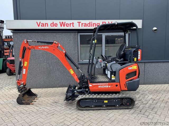 Kubota KX019-4 mini bager/kopačica na gusenicama 1 kašika 2020 LPG 45 SATI Veoma očuvan
KUBOTA KX019-4 minigraver/graafmachine rups 1 bak 2020 LPG 45UUR Zeer net