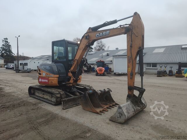 Mini bager < 7t
Case CX50B with 3 excavator buckets