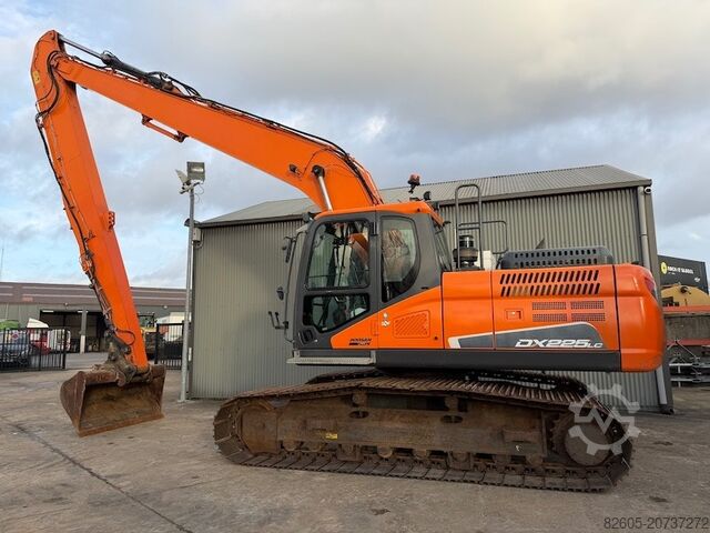 Teleskopski bageri
Doosan DX 225 LC-5
