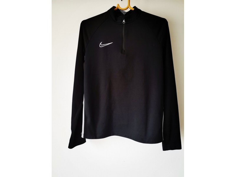 Nike dri-fit vel. 147-158