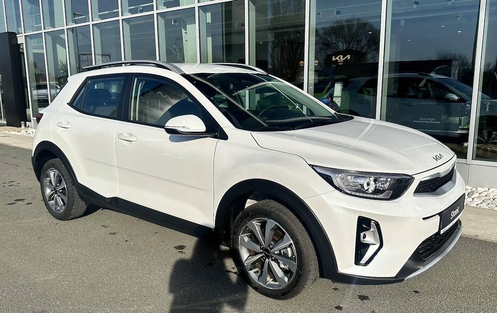 KIA STONIC (YB-CUV) G1.2 M/T - LX