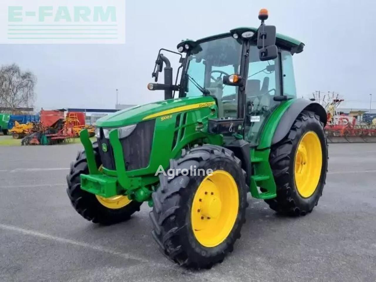 John Deere 5100r traktor točkaš