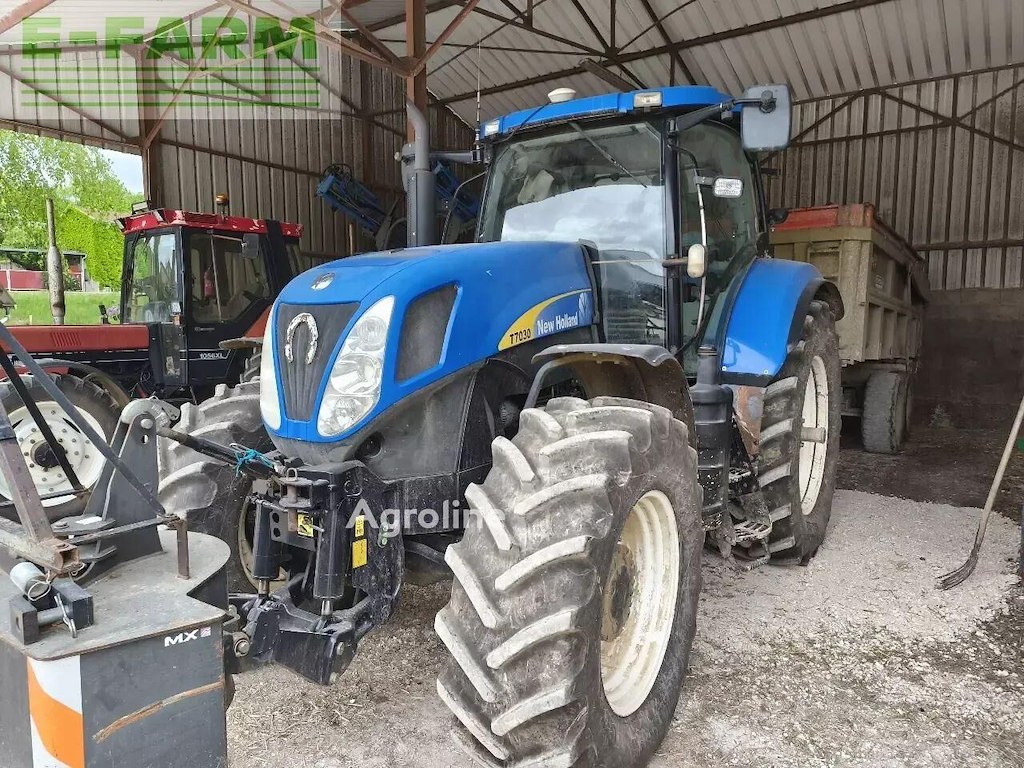 New Holland t7030 traktor točkaš