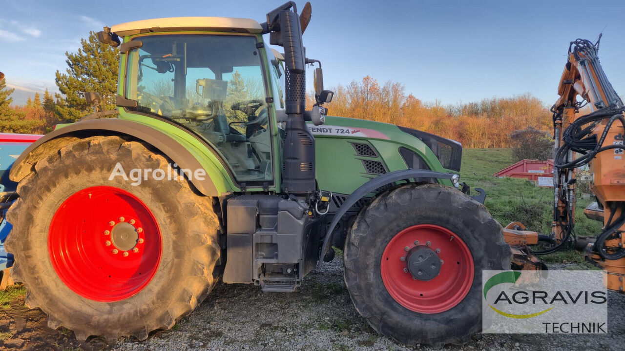 Fendt 724 Vario S4 traktor točkaš