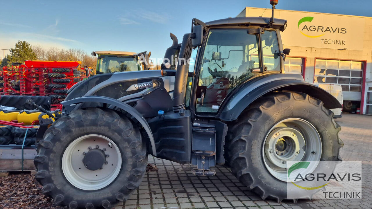 Valtra T 234 V traktor točkaš