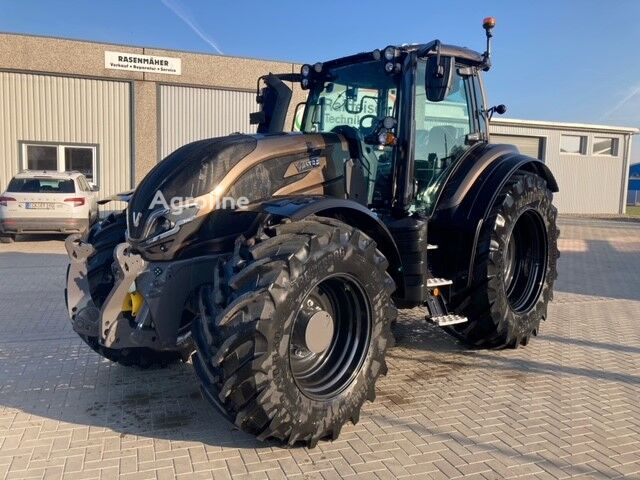 Valtra T215A traktor točkaš