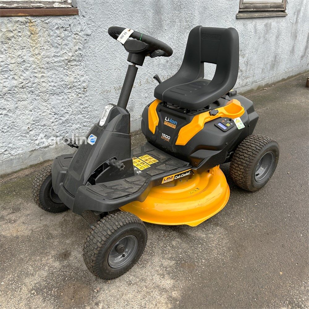 Prodaje se Cub Cadet LR2 ES76 traktor kosilica na aukciji