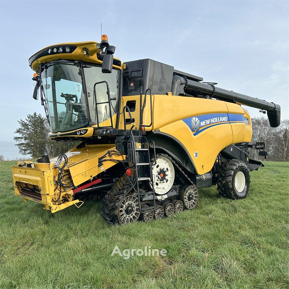 Prodaje se New Holland CX 8.90 Combine kombajn za žito na aukciji