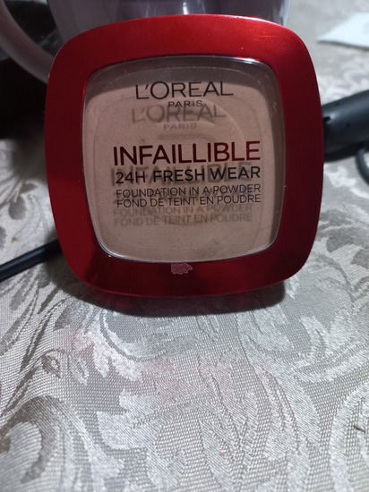 INFAILLIBLE 24H FRESH WEAR kompaktni puder