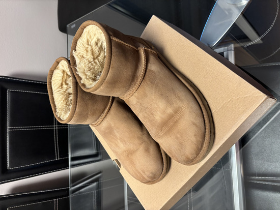 UGG mini