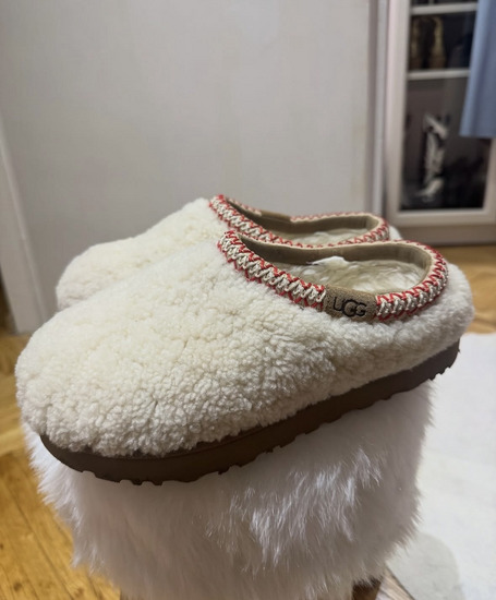 UGG TASMAN