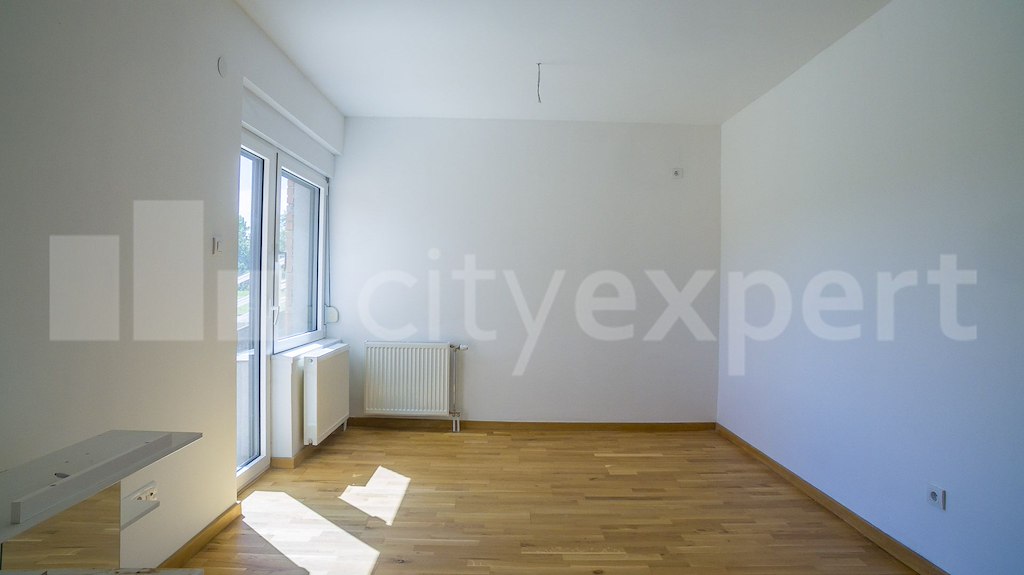 Poslovni prostor za izdavanje BEZ PROVIZIJE: Dvosoban, 40m², Bulevar Medijana, Pantelej - 240€