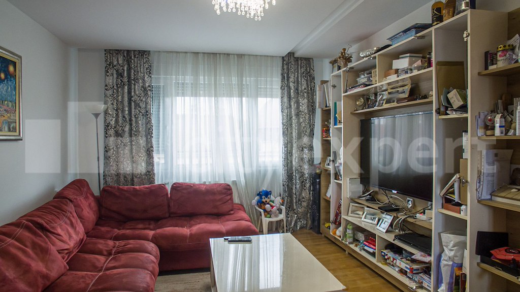 Stan za prodaju BEZ PROVIZIJE - Trosoban, 74m², Generala Milojka Lešjanina, Medijana - 155000€