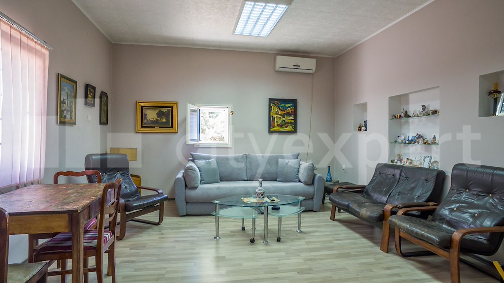 Poslovni prostor za prodaju BEZ PROVIZIJE - Ostalo, 300m², Mladosti, Crveni krst - 189000€