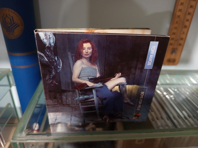 Tori Amos Boys for Pele čitaj (misprint)