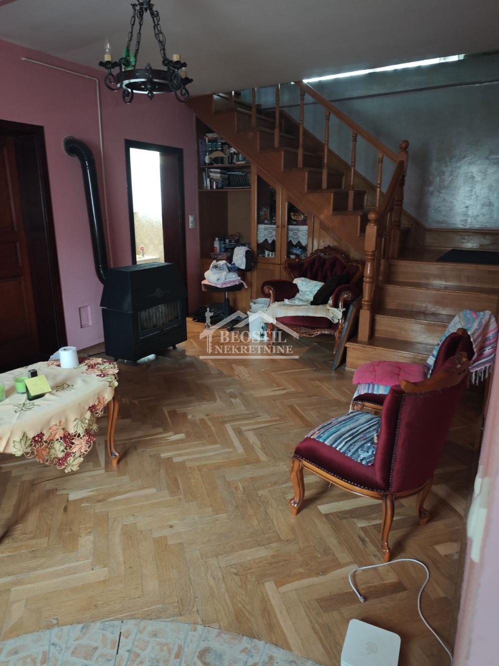 Stara Pazova - Golubinci - 133m2+14.38a ID#24706
89.900 €